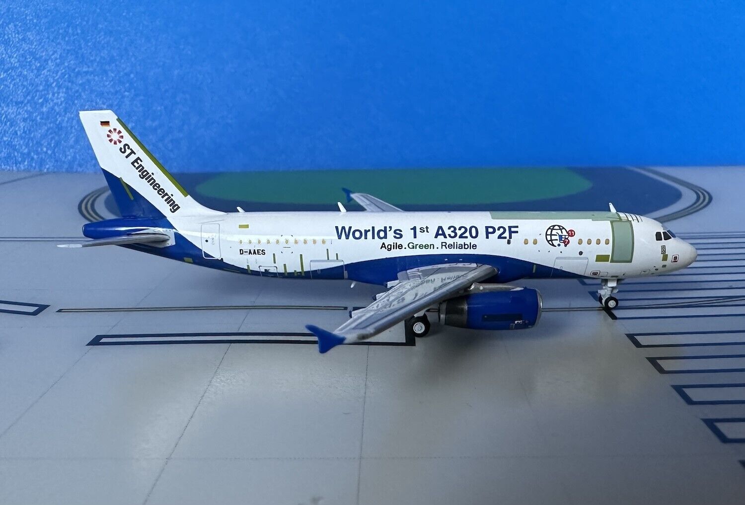 Airbus A320P2F D-AAES House World's first A320 P2F 1/400 scale diecast ...